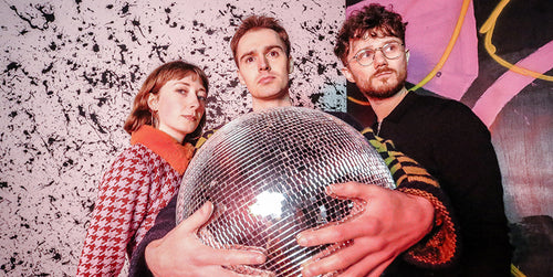 Regressive Left sign to Bad Vibrations Records – Fuzz Club